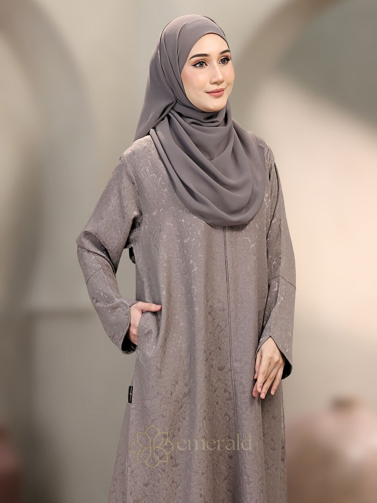 HANEEN Brocade Abaya Malaysia | Modest Fashion – EMERALD EXCLUSIVE